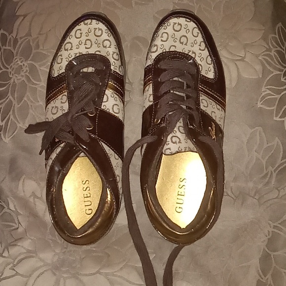 Guess | Shoes | Guess Logo Tennis Shoe | Poshmark